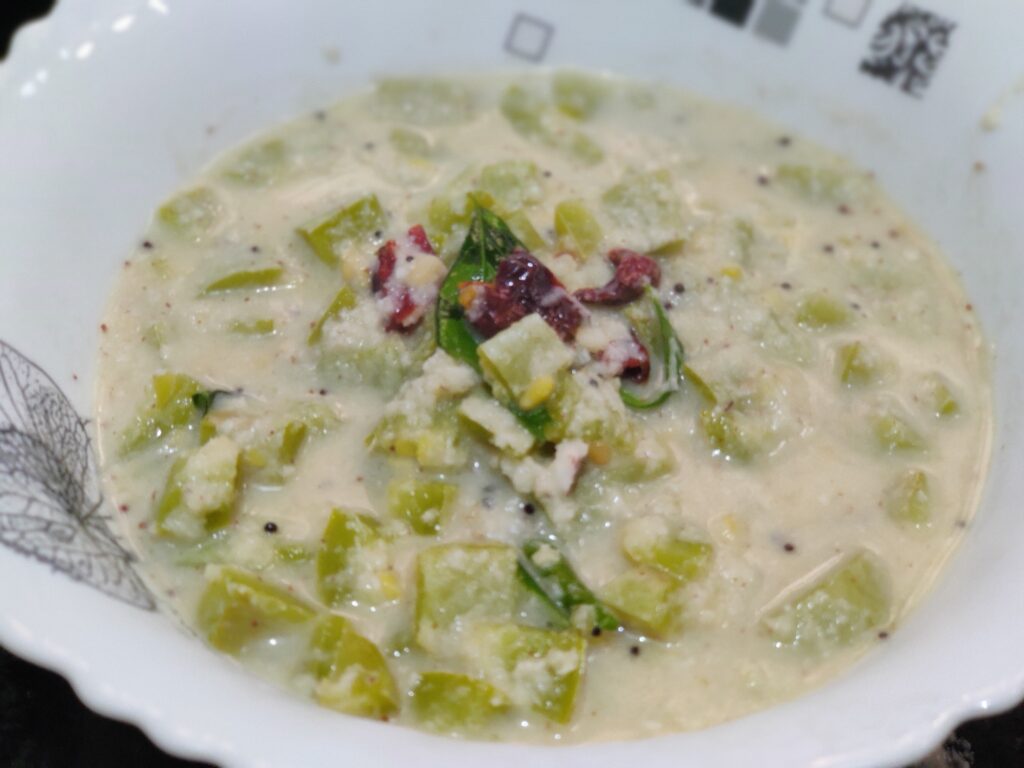 Padvalkai sihi | Snake gourd curry | Udupi recipe - Bhojanashale